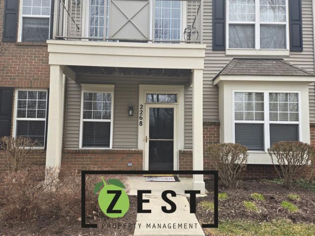 First floor 2 Bed 2 Bath Condo with tons of amenities!