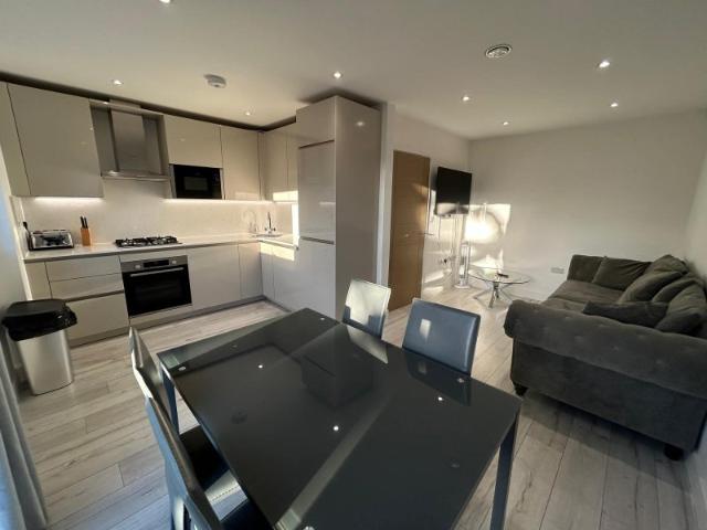 First Floor 2 Bedroom Apartment Wembley Stadium