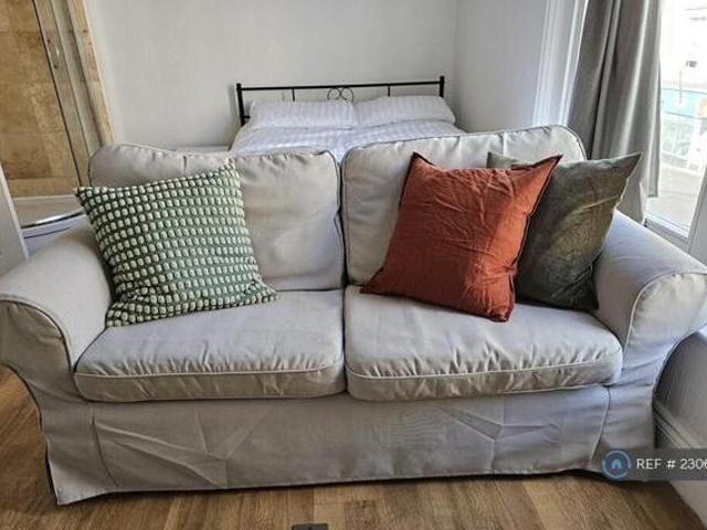 First Floor, Bristol, Studio Flat For