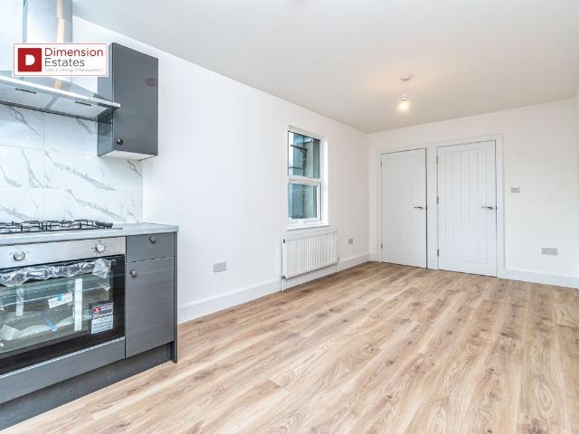 First Floor Flat, Marsh Hill, London E9, 3 bed flat to rent, £2,900 pcm | PrimeLocation