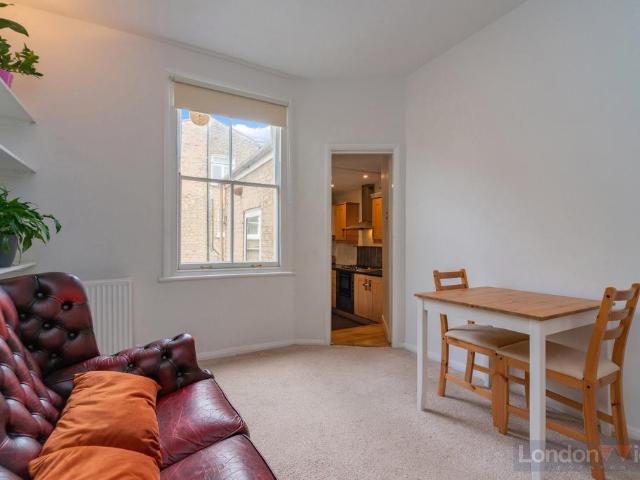 First Floor Flat, Southerton Road. 1 bed apartment to rent £1,850 pcm £427 pw