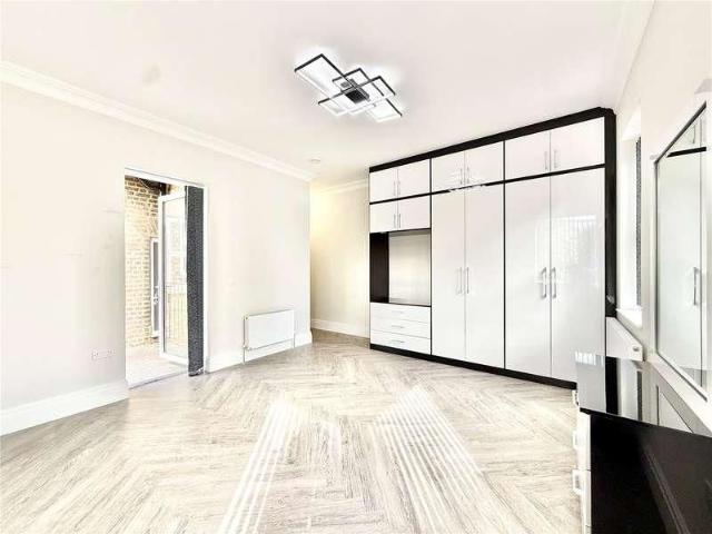 First Floor Flat, The Mall, Ealing Broadway, London, W5