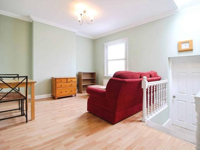 First Floor Flat, 16 Devizes Road, Swindon, Swindon, SN1