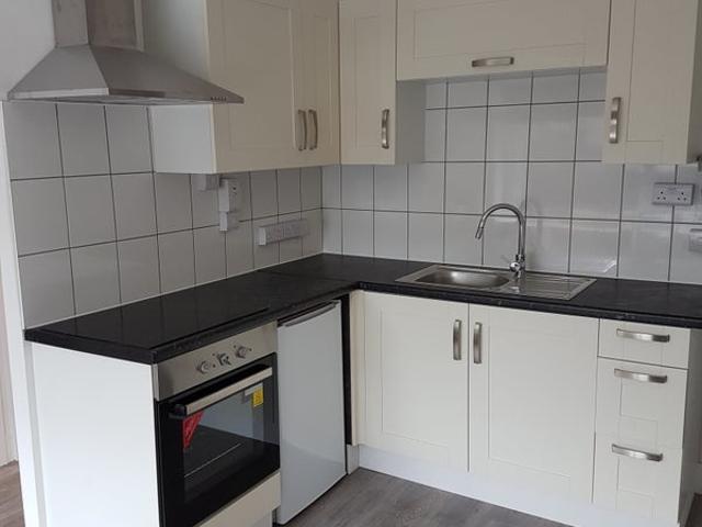 First floor one bedroom flat E4