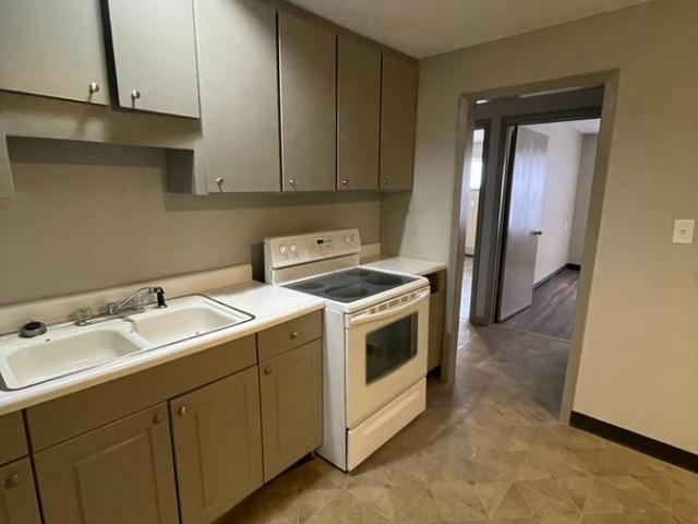 First floor, renovated 2Bed Unit with no steps!