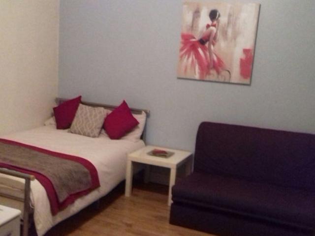 First month 50% OFF room in LS12. St Ives Grove