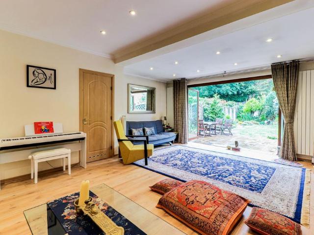 Firstway, London 4 bed terraced house to rent £3,950 pcm £912 pw