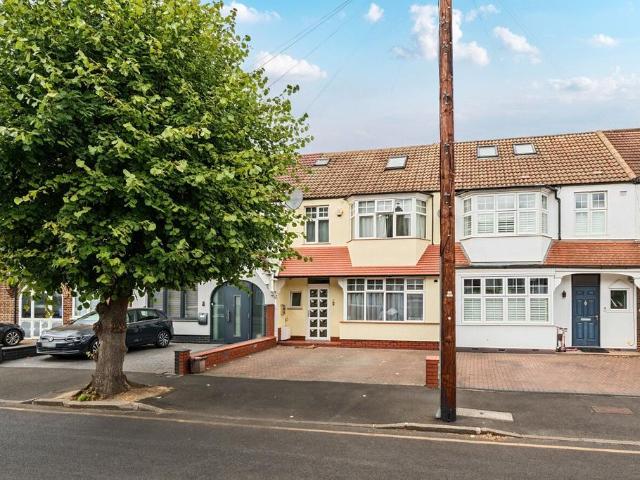 Firstway, London, SW20 4 bed terraced house to rent £3,800 pcm £877 pw