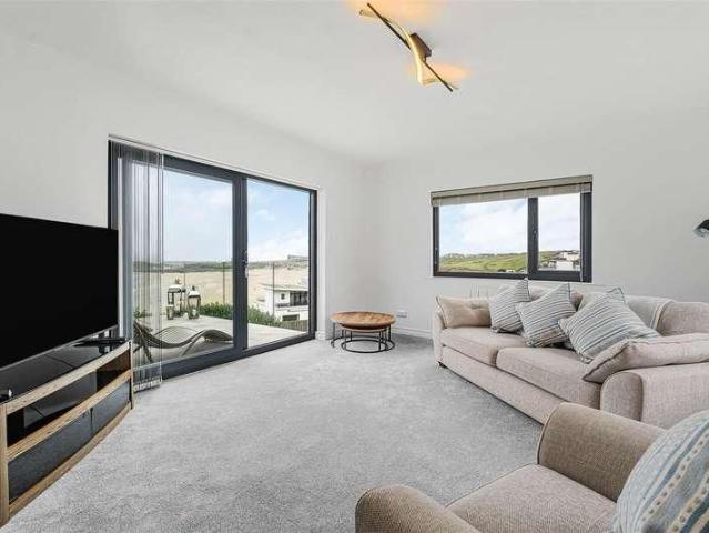 Fistral Crescent, Newquay, TR7