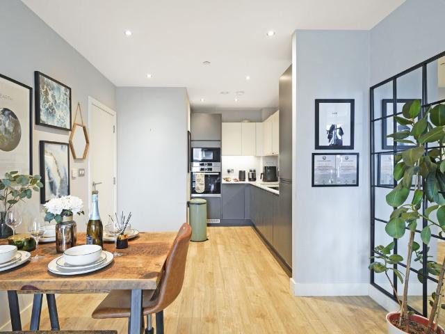 Fish Island, London E3, 1 bed flat to rent, £2,752 pcm | PrimeLocation