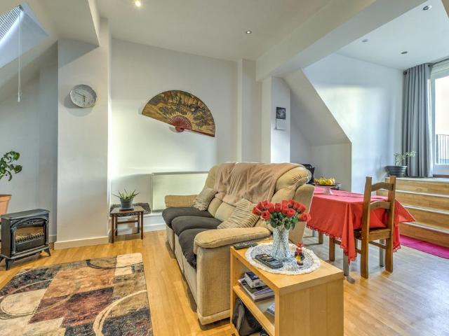 Fish Street, Northampton. 2 bed flat to rent £1,275 pcm £294 pw