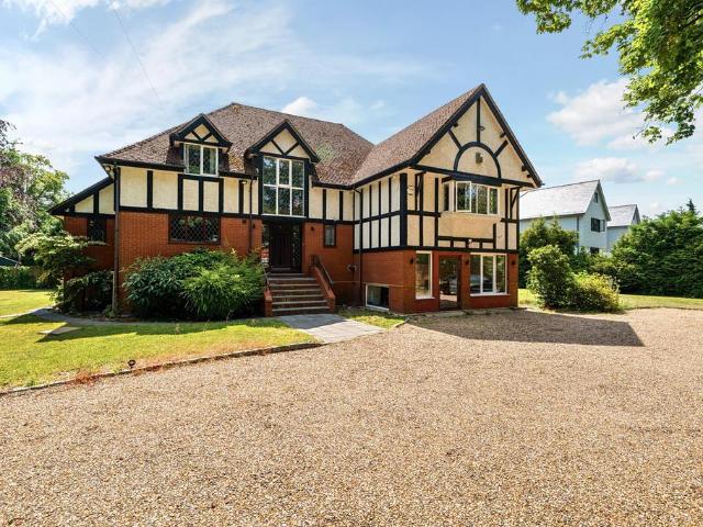 Fishery Road, Maidenhead SL6 5 bed detached house to rent £8,500 pcm £1,962 pw