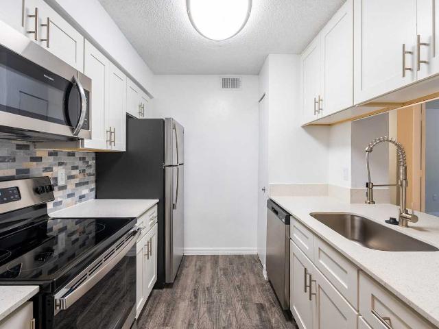 Fisherman's Landing Apartment Homes 3 Bedroom Apartment for Rent at 8900 Fishermans Pointe Dr, Tampa, FL 33637