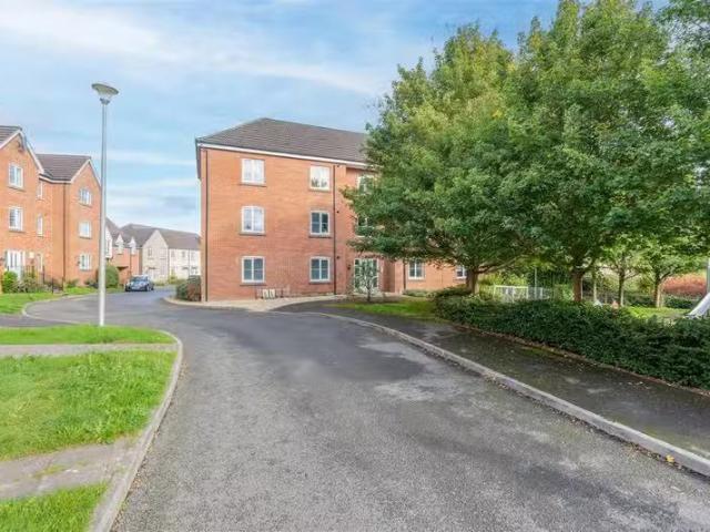 Fishers Mead, Long Ashton, Bristol 2 bed apartment for sale.