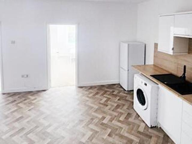 Fishponds Road, Bristol, 3 Bedroom Flat