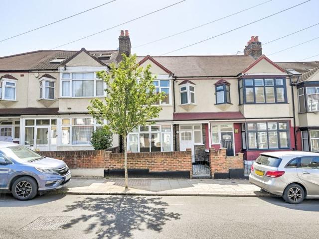Fishponds Rd, Tooting SW17, Terraced house to rent, £2,850 pcm | PrimeLocation