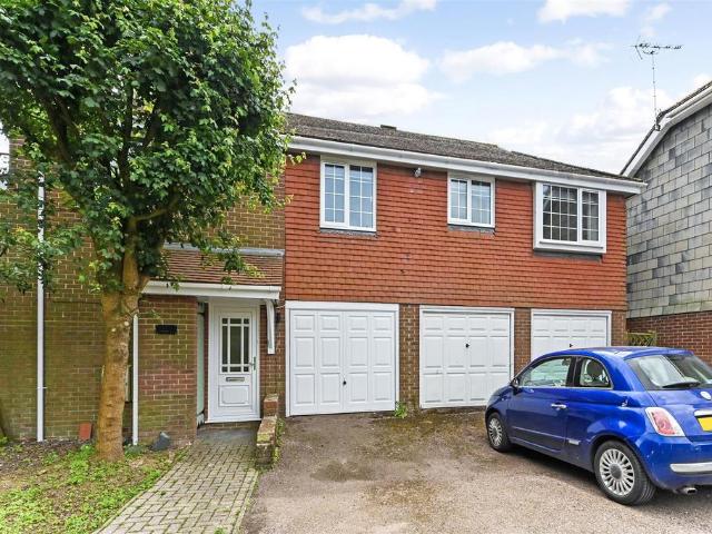 Fitzalan Mews, Arundel 2 bed maisonette to rent £1,465 pcm £338 pw