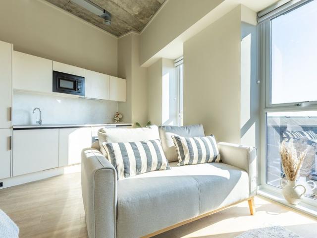 Fitzalan Place, Cardiff CF24, 1 bed flat to rent, £1,200 pcm | PrimeLocation