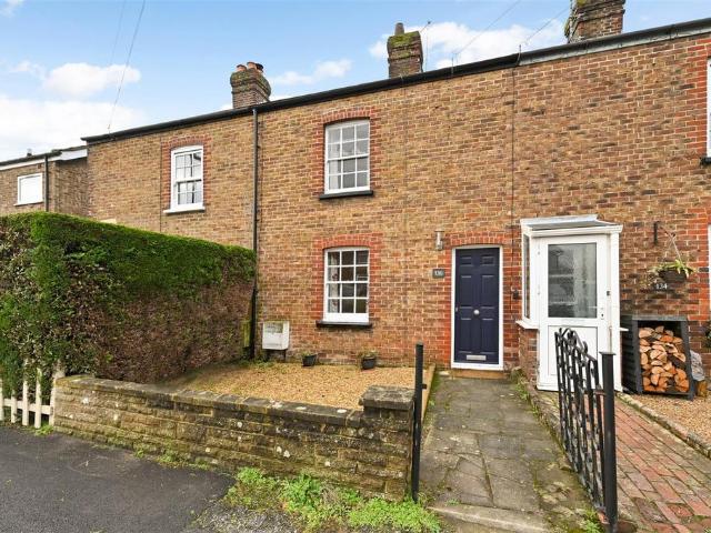 Fitzalan Road, Arundel 2 bed terraced house to rent £1,550 pcm £358 pw