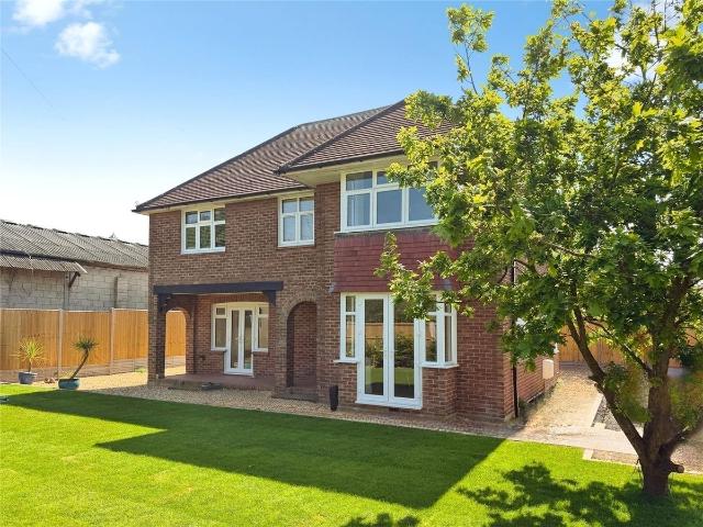 Fitzalan Road, Arundel, West Sussex BN18, 3 bed detached house to rent, £2,995 pcm | PrimeLocation