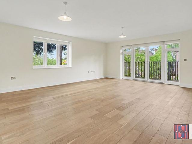 Fitzalan Road, London N3, 3 bed flat to rent, £3,250 pcm | PrimeLocation