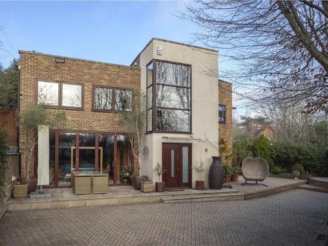 Fitzgeorge Avenue, KT3 4 bed detached house to rent £6,000 pcm £1,385 pw
