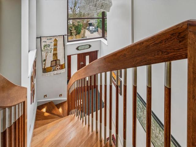 Fitzgeorge Avenue, New Malden, KT3 4 bed detached house to rent £6,066 pcm £1,400 pw