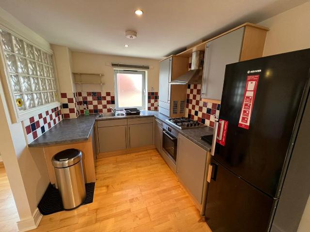 Fitzhamon Embankment, Cardiff CF11, 2 bed flat to rent, £1,200 pcm | PrimeLocation