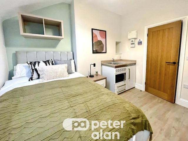 Fitzhamon Embankment, Cardiff CF11, Room to rent, £875 pcm | PrimeLocation