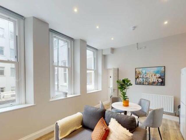 Fitzhardinge House, Tailors Court, 6 Bedroom House