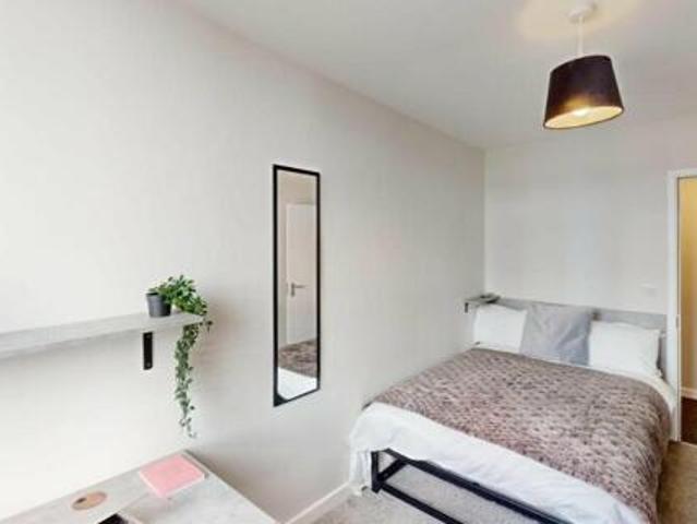 Fitzhardinge House, Tailors Court, 1 Bedroom Flat