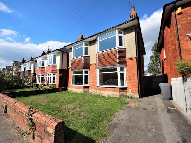Fitzharris Avenue, Winton, Bournemouth 6 bed detached house to rent £2,910 pcm £672 pw