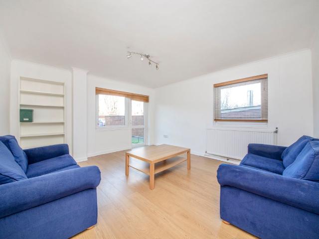 Fitzhugh Grove, London SW18, 3 bed flat to rent, £2,300 pcm | PrimeLocation