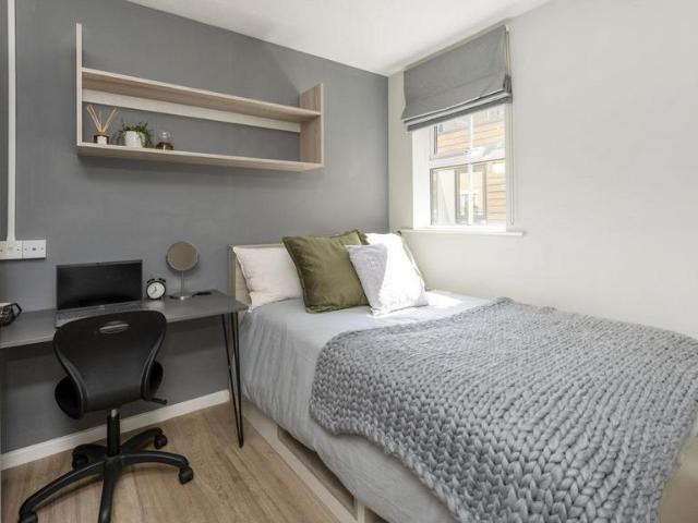 Fitzhugh Street, Southampton SO15 Studio to rent £1,582 pcm £365 pw