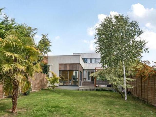 Fitzjohn Avenue, Barnet, 4 Bedroom Semi detached