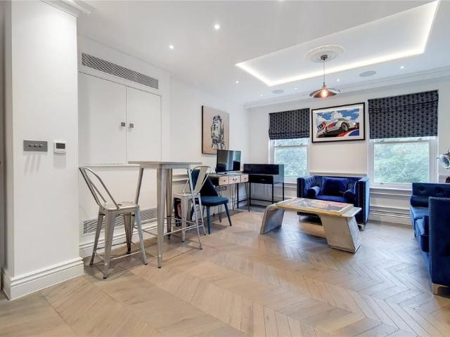 Fitzjohns Avenue, Hampstead, London 2 bed flat to rent £3,750 pcm £865 pw