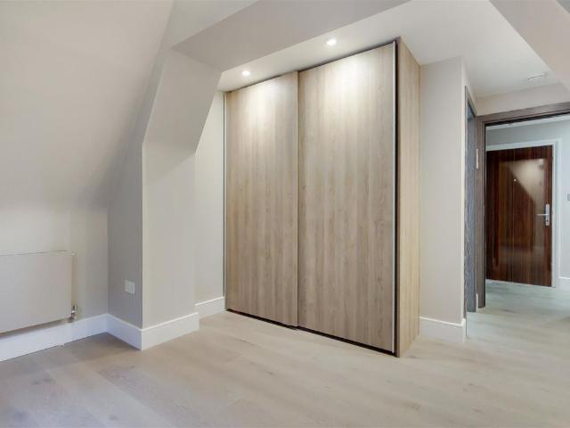 Fitzjohns Avenue, Hampstead, London NW3, 2 bed flat to rent, £5,200 pcm | PrimeLocation