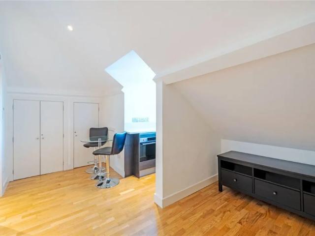 Fitzjohns Avenue