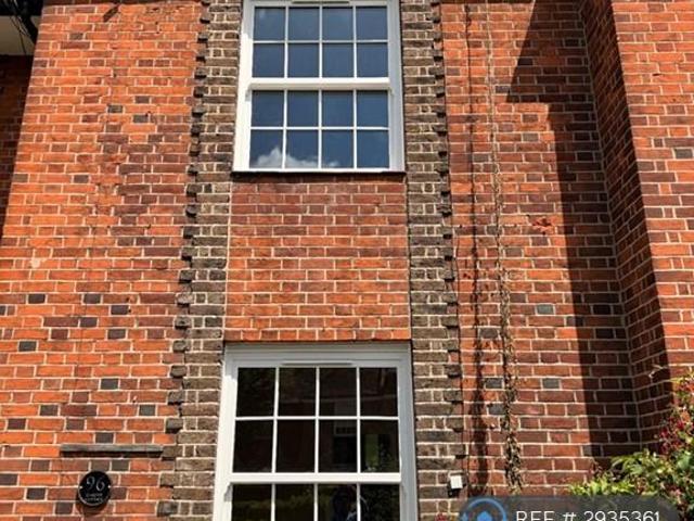 Fitzneal Street, London, W12 3 bed terraced house to rent £2,599 pcm £600 pw