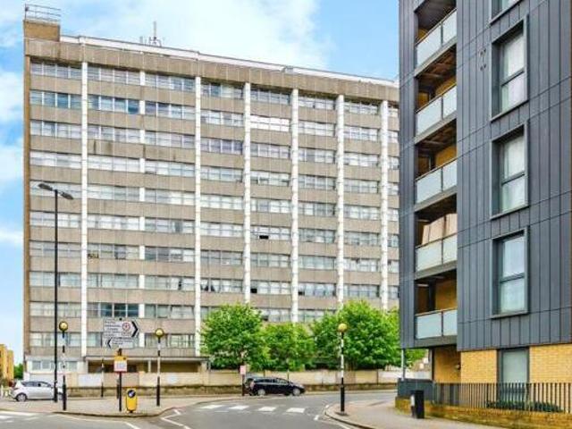 Fitzroy Court, Whitehorse Road, 2 Bedroom Flat