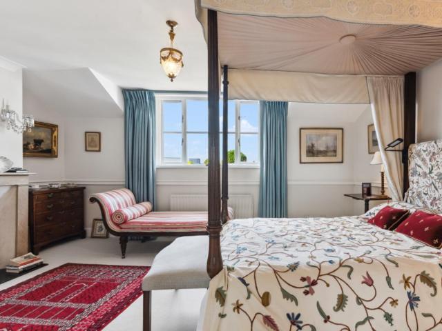 Fitzroy Crescent, Grove Park, Chiswick, W4
