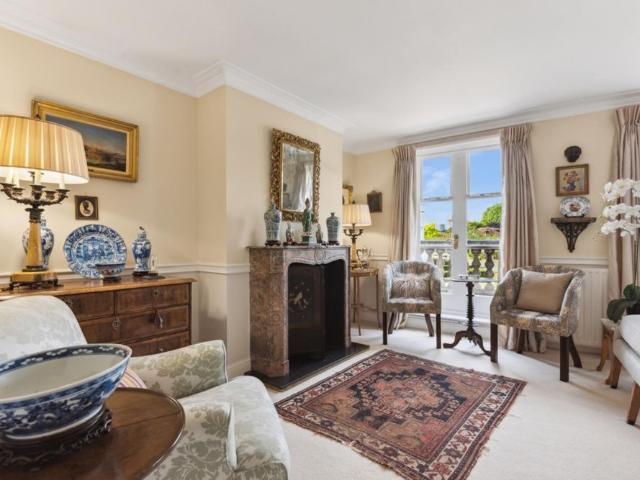 Fitzroy Crescent, Grove Park, Chiswick, W4
