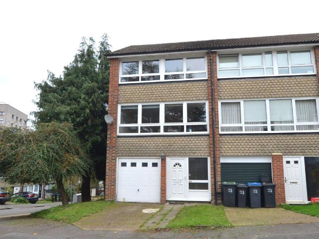 Fitzroy Gardens, Crystal Palace SE19, 4 bed end terrace house to rent, £2,600 pcm | PrimeLocation