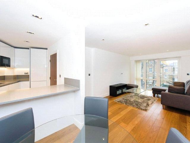 Fitzroy House, Dickens Yard. 2 bed flat to rent £2,900 pcm £669 pw