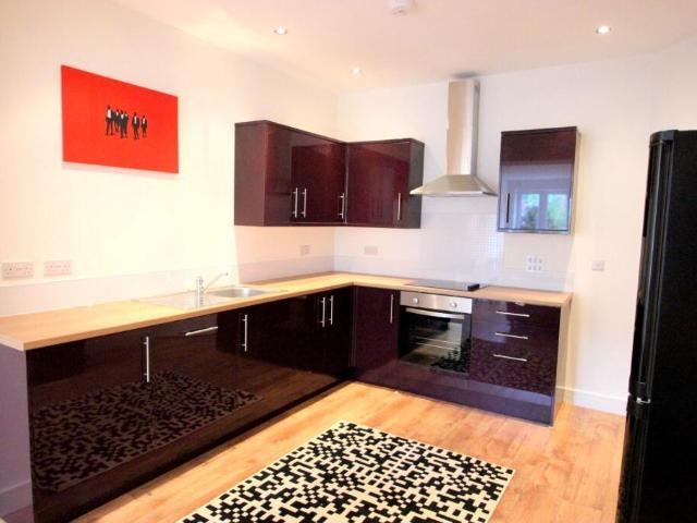 Fitzroy Street, Cardiff CF24 5 bed house to rent £3,300 pcm £762 pw