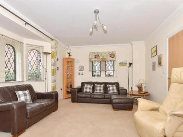 Fitzwalters Meadow, Canterbury, 3 Bedroom End