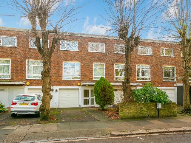 Fitzwilliam Avenue, Kew, TW9