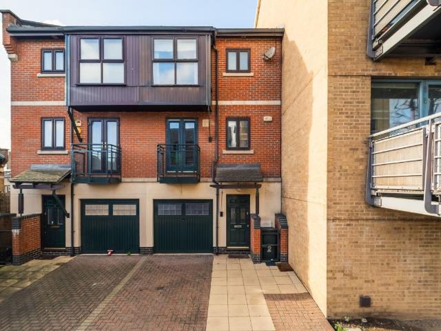 Fitzwilliam Mews E16, 3 bed town house to rent, £2,500 pcm | PrimeLocation