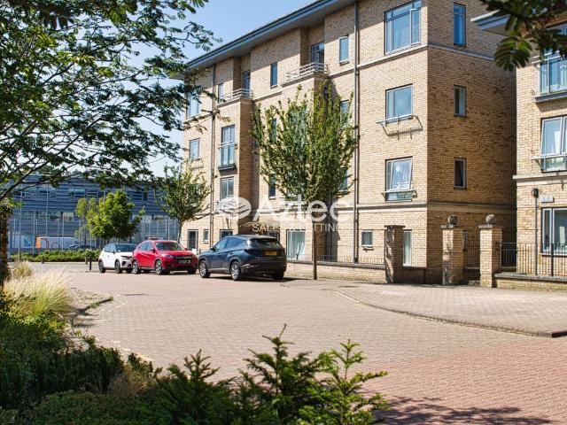 Fitzwilliam Street, Bletchley, Milton Keynes, Buckinghamshire MK3, 2 bed flat to rent, £1,350 pcm | PrimeLocation