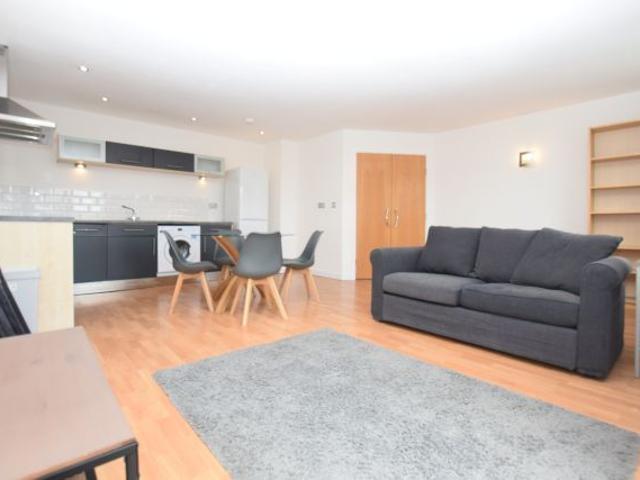 Fitzwilliam Street, Sheffield S1, 2 bed flat to rent, £1,200 pcm | PrimeLocation